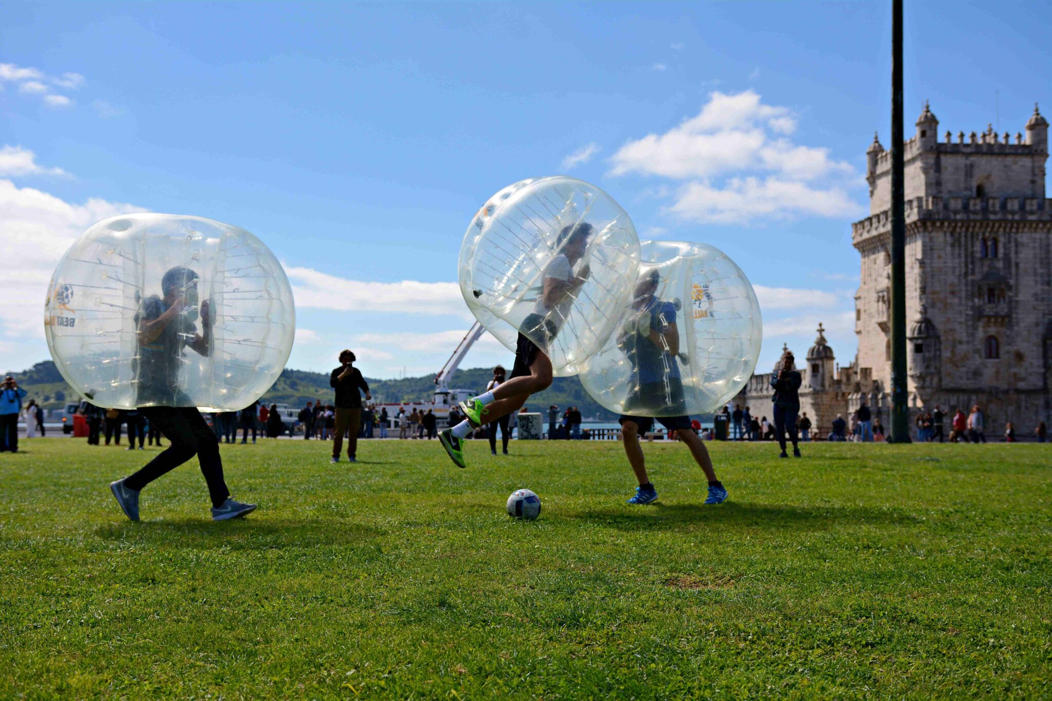 Beat Balls • Bubble Football